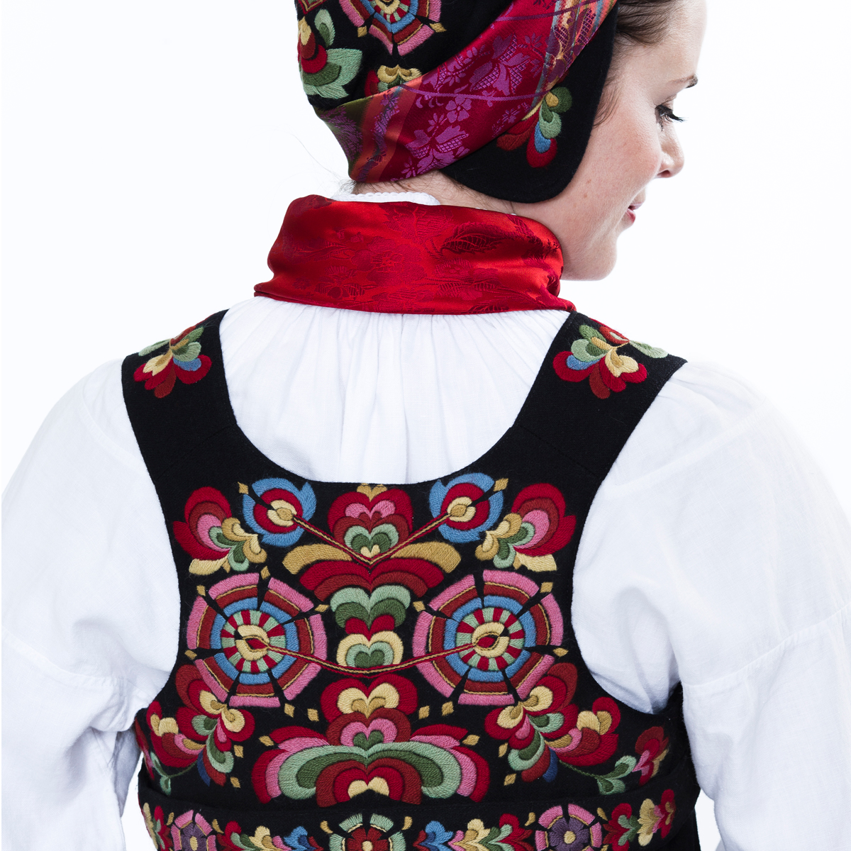 Damebunad fra Hallingdal | Heimen Husfliden | Norske Bunader